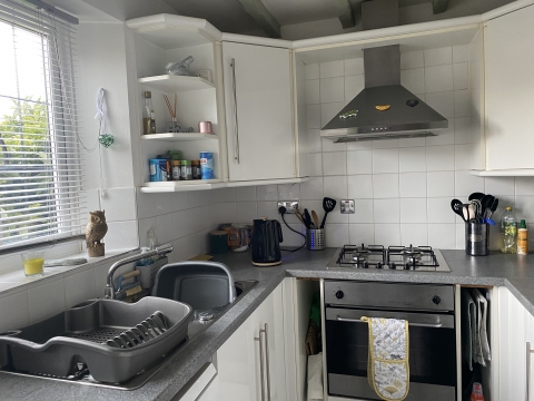 1 bedroom in a 2 bed house in Elliott Place, Cheltenham (GL51) - House ...