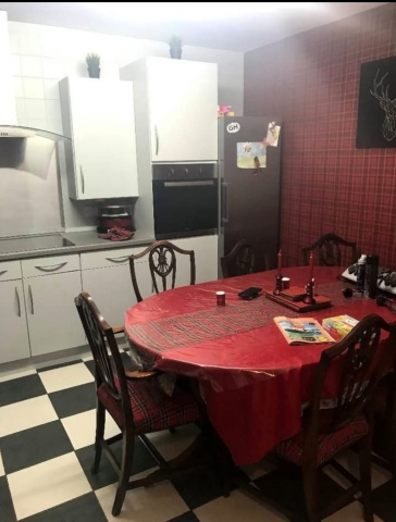 1 bedroom in a 5 bed house in Dora Way, London (SW9) - House Share ...