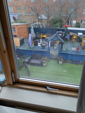 1 bedroom in a 5 bed house in Dora Way, London (SW9) - House Share ...